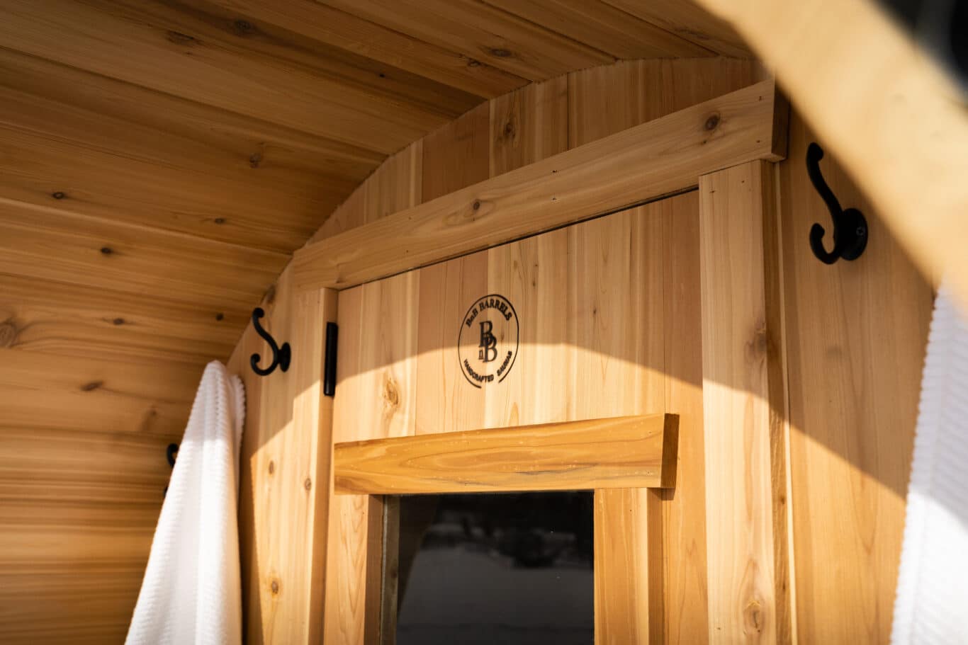 4 Person Cedar Barrel Sauna with Porch – 8ft Long – BnB Barrels