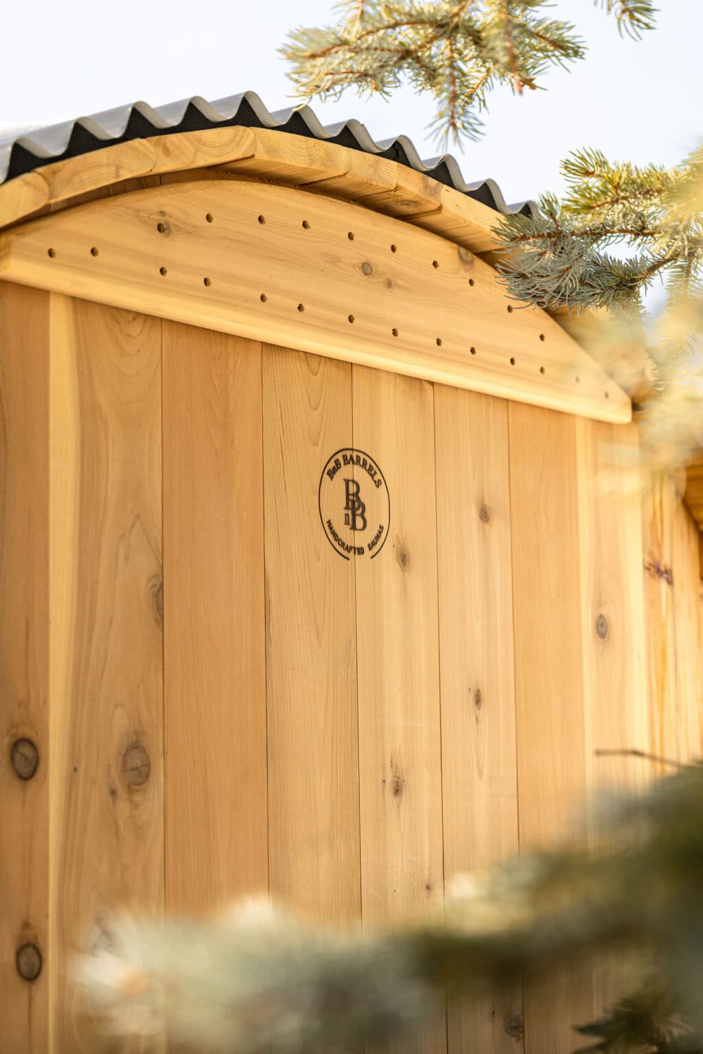 4 Person Cedar Barrel Sauna with Porch – 8ft Long – BnB Barrels